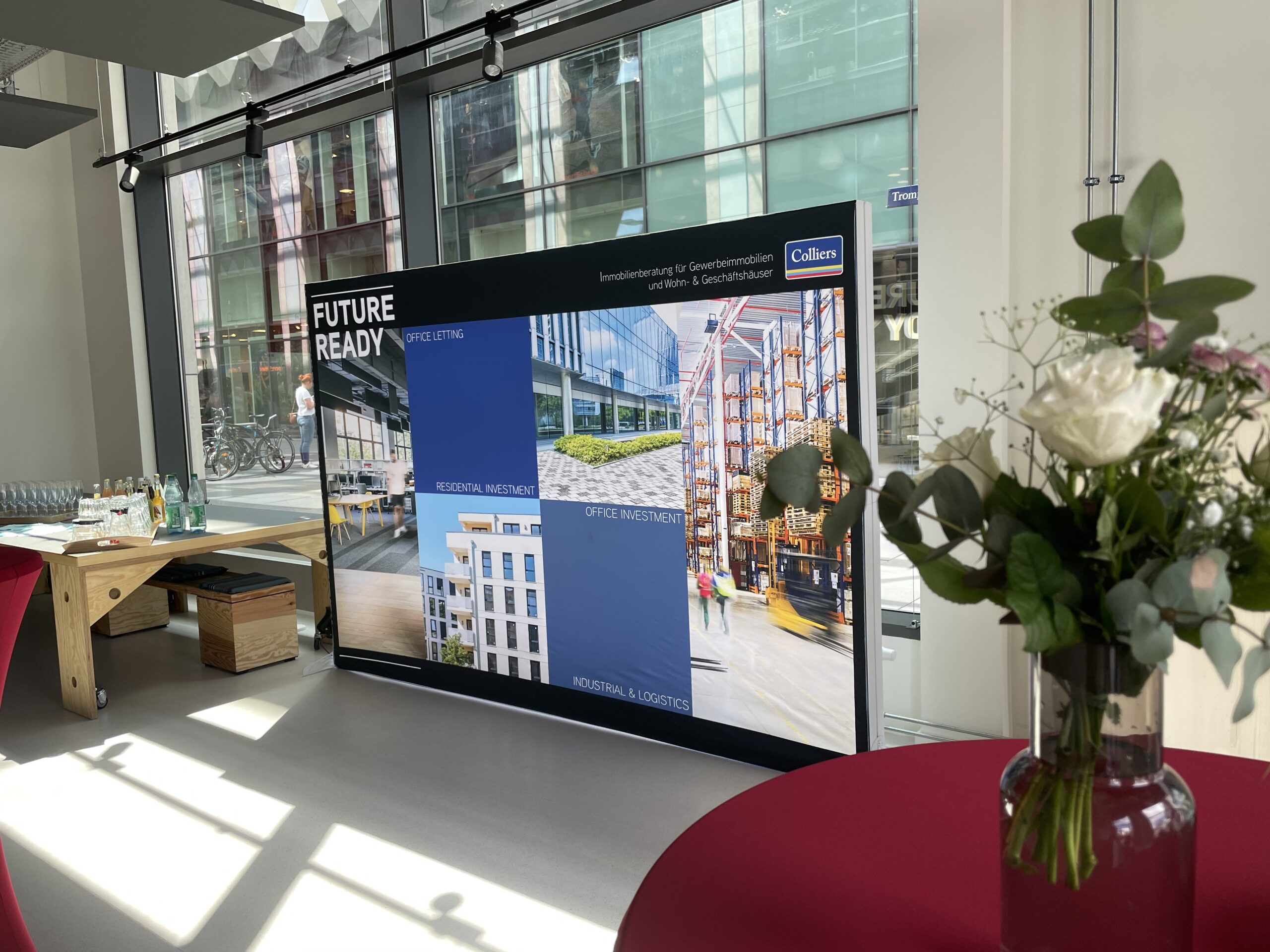 Hop ON hop OFFice - Colliers